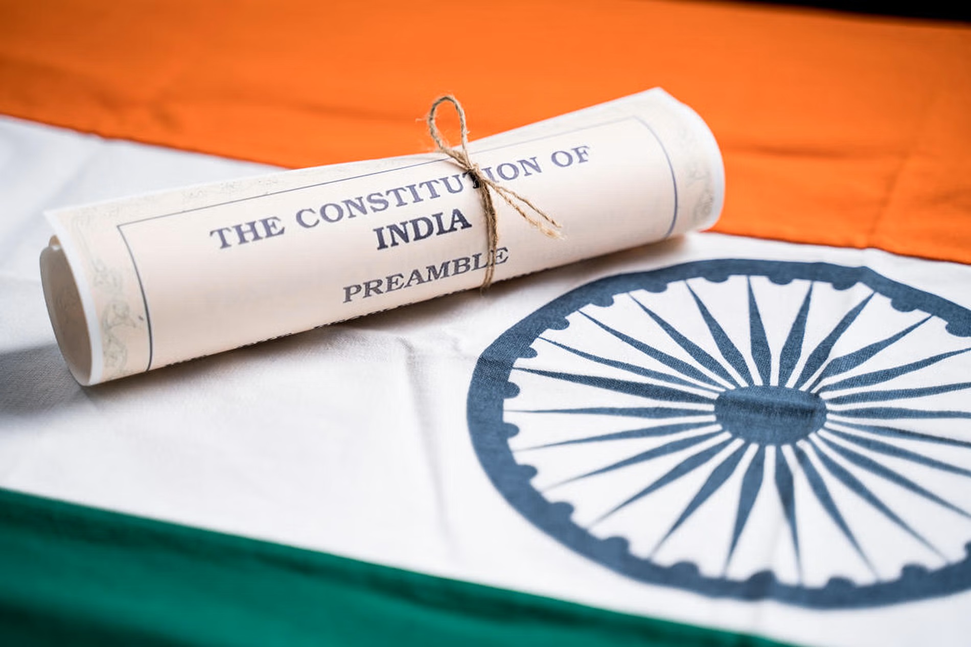 सबसे कटु दौर में लोकतांत्रिक और मूल्‍ययुक्‍त बना संविधान - Samvidhan Samvad